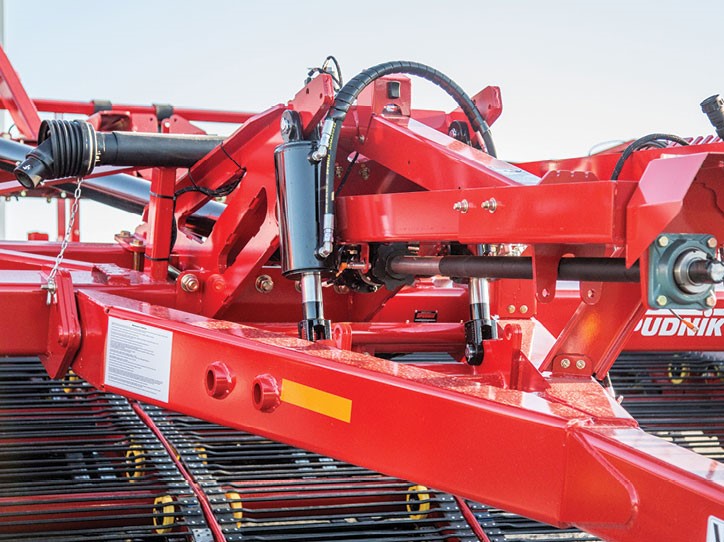 6 Row Potato Windrower | Spudnik Equipment | Idaho