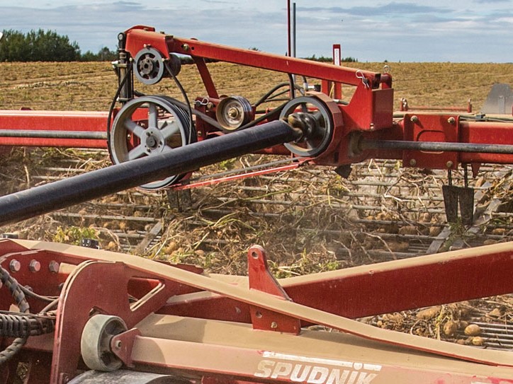 6 Row Potato Windrower | Spudnik Equipment | Idaho