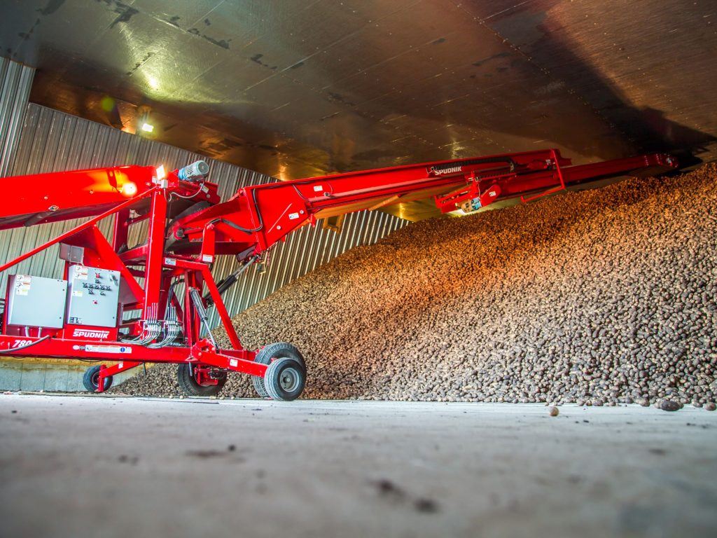 780 Large Frame Piler | Potato Equipment | Spudnik Equipment