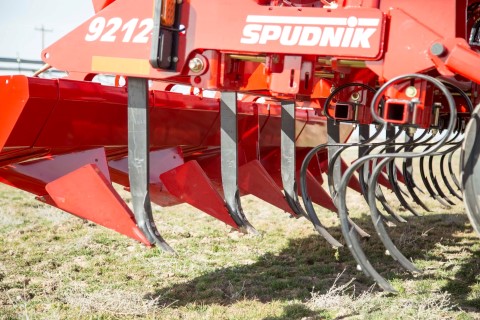 12 Row Ridge Folding Potato Hiller | Spudnik Equipment