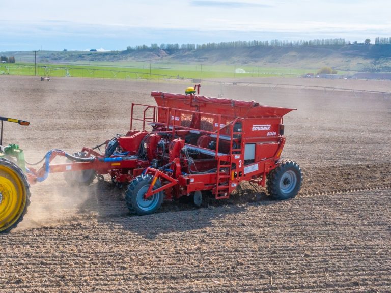 6 Row Potato Bed Planter | Spudnik Equipment | Blackfoot, ID