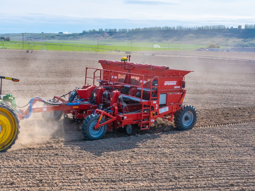 6 Row Potato Bed Planter | Spudnik Equipment | Blackfoot, ID