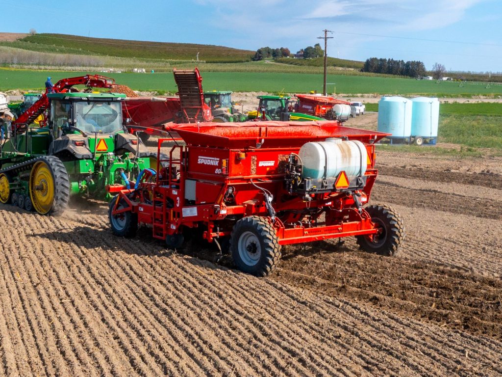 6 Row Potato Bed Planter | Spudnik Equipment | Blackfoot, ID