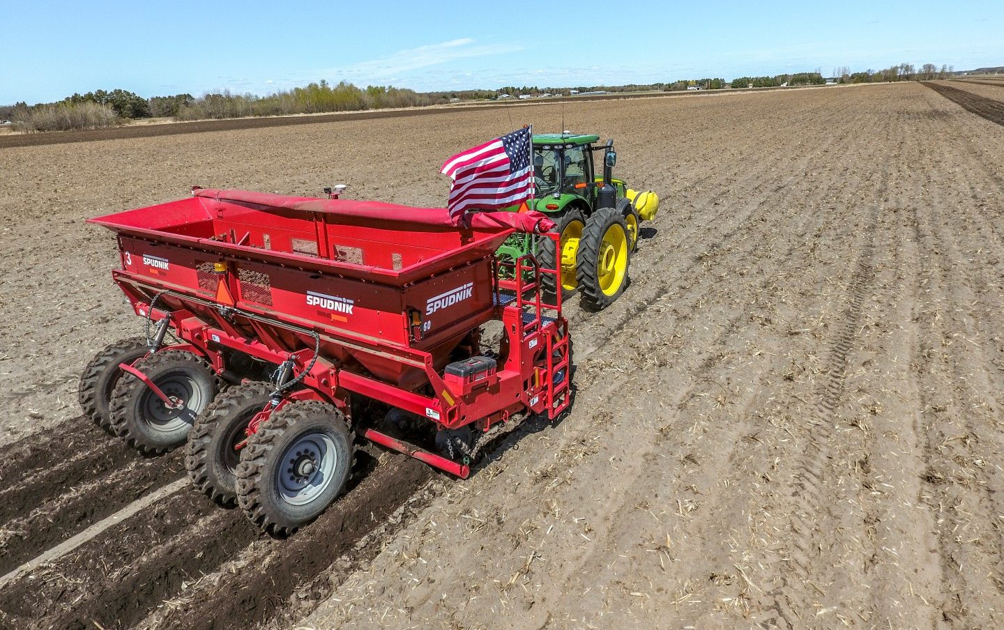 6 Row Conventional Potato Planter | Spudnik Equipment