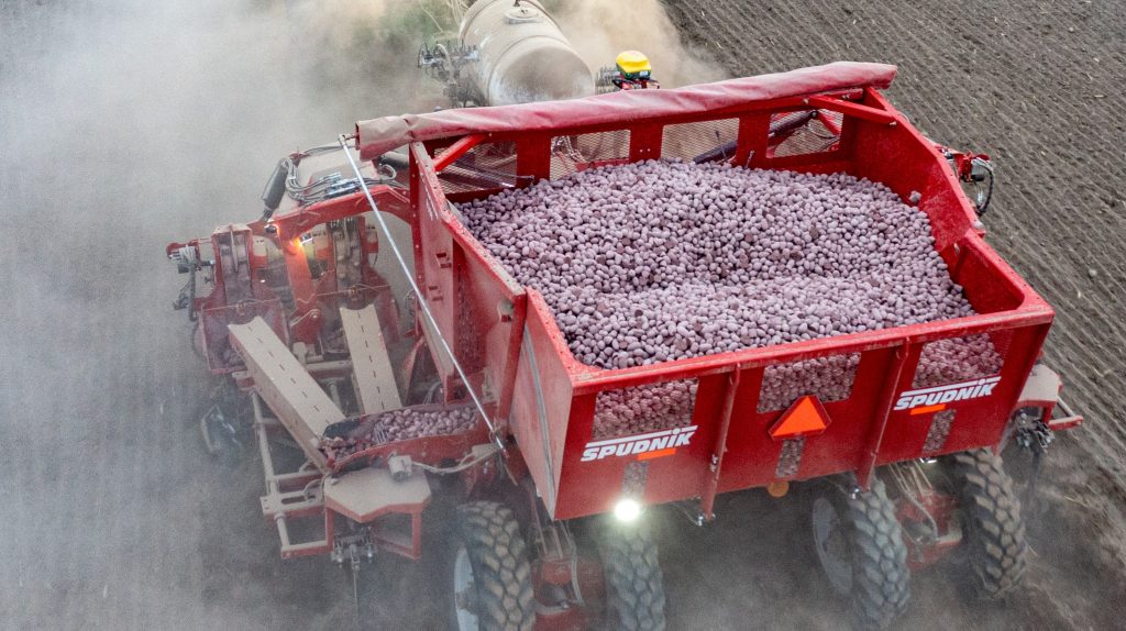 8 Row Folding Potato Planter | Spudnik Equipment | Idaho