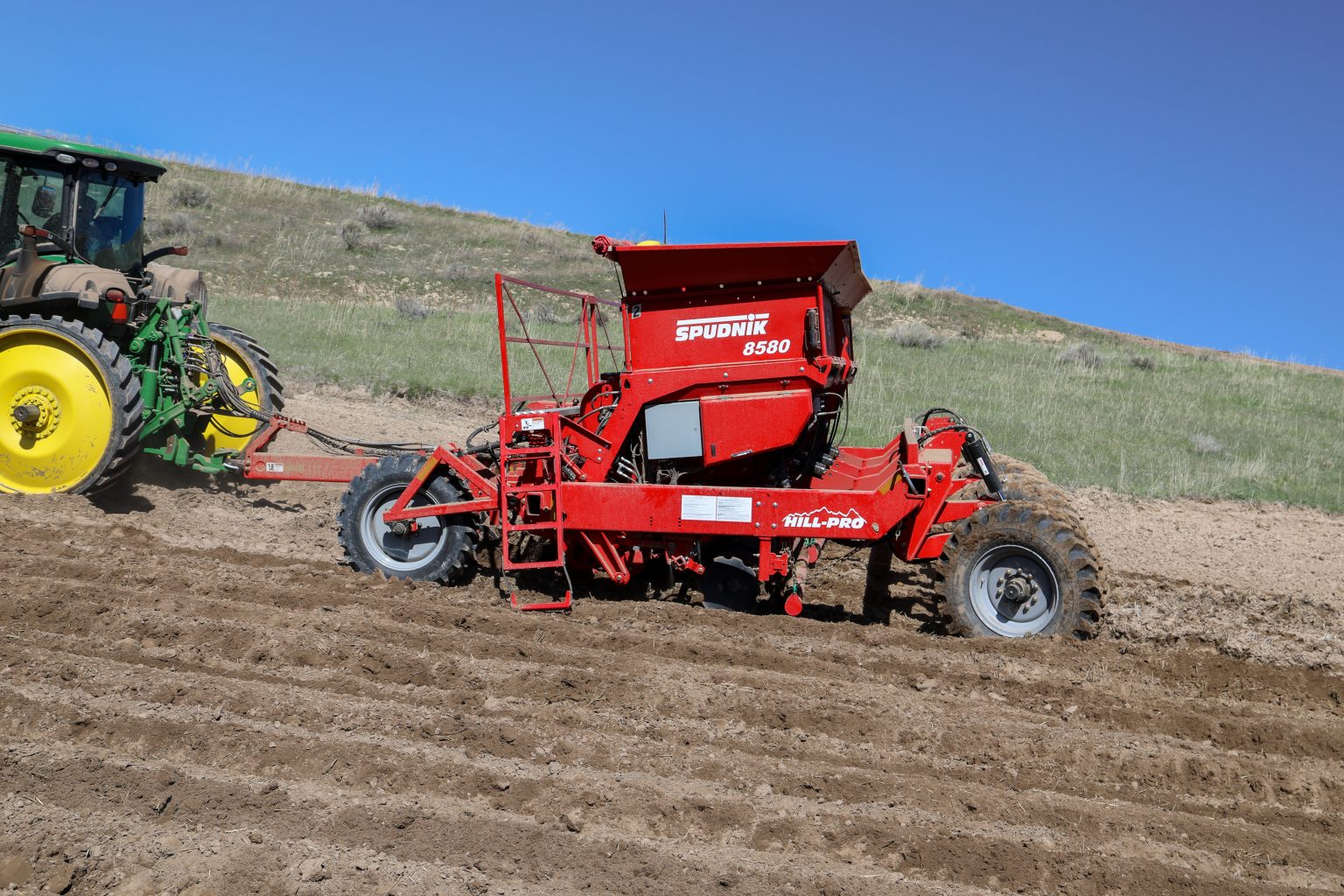 8 Row Hill Planter Pro Potato Planter | Spudnik Equipment