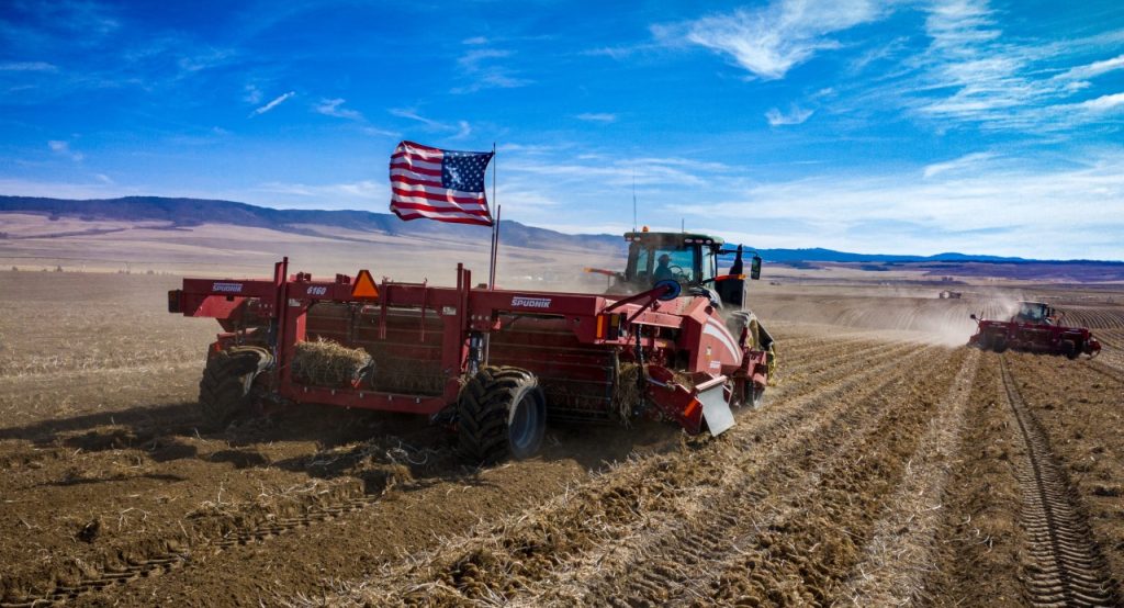 6 Row Potato Windrower | Spudnik Equipment | Idaho