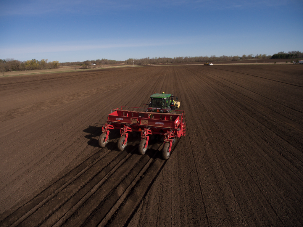 6 Row Conventional Potato Planter | Spudnik Equipment