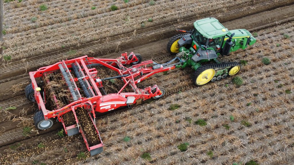 6142 - 4 Row Potato Windrower | Spudnik