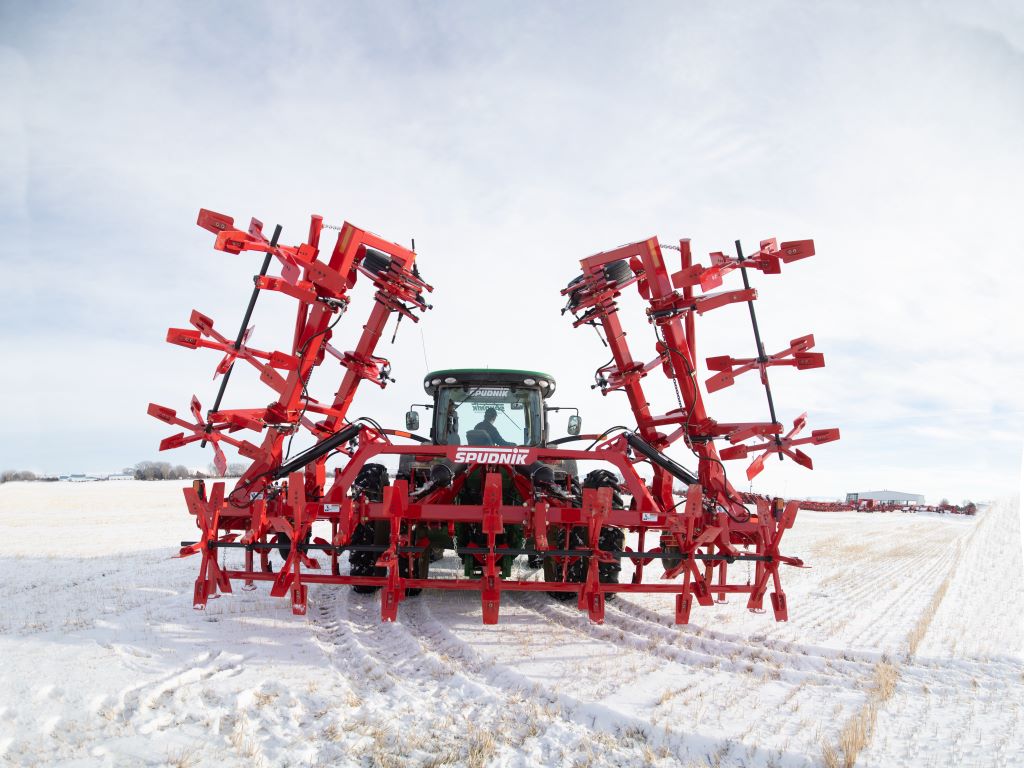 9412 - 12 Row Folding Cultivator | Spudnik
