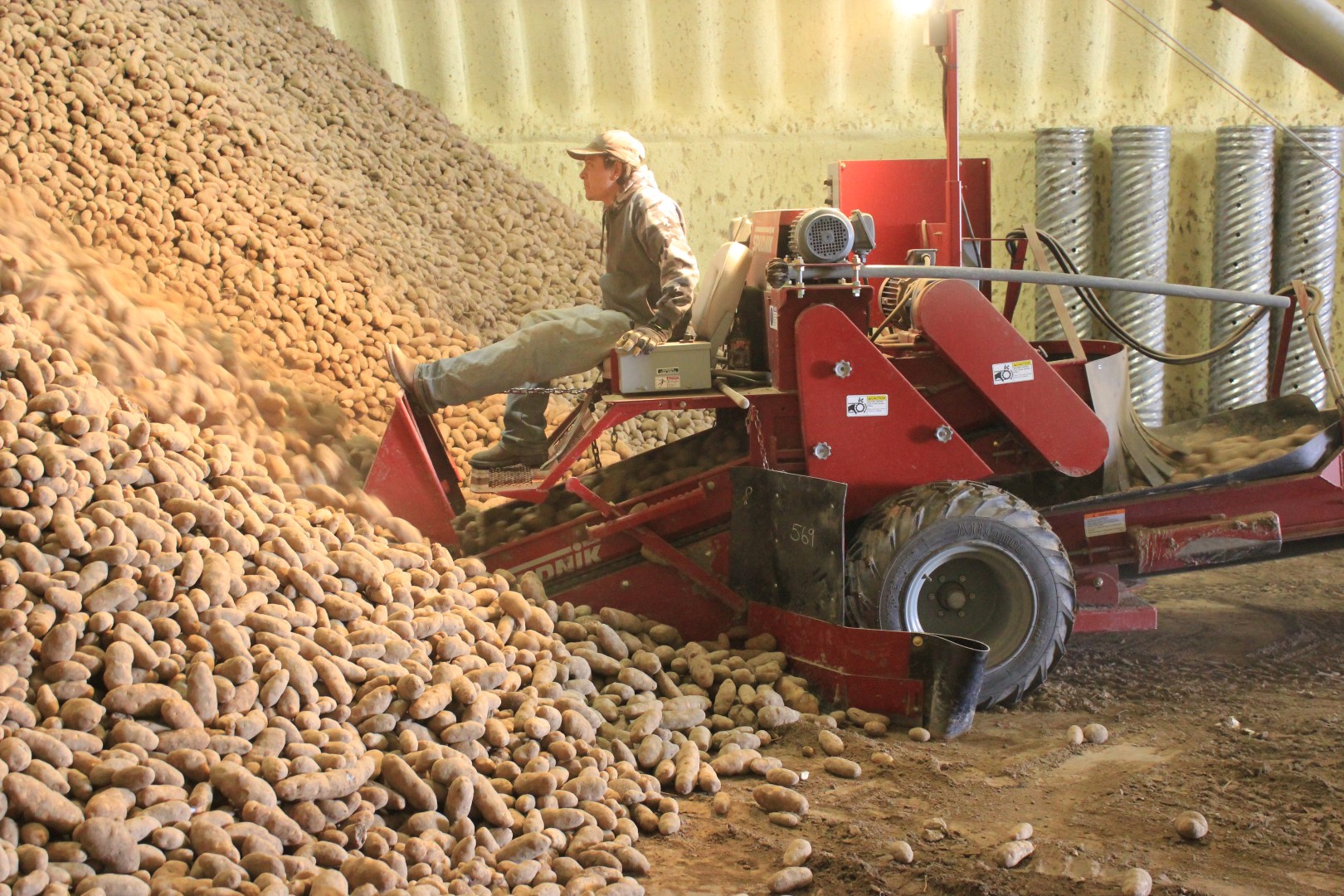 150 - Scoopeuse de pommes de terre à essieu simple | Spudnik